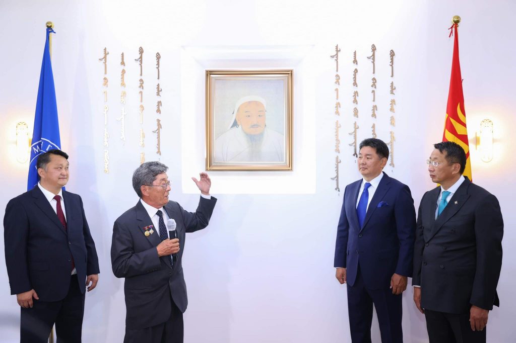 ᠮᠣᠩ᠋᠋ᠭᠣᠯ ᠤᠯᠤᠰ ᠤᠨ ᠶᠡᠬᠡ ᠰᠤᠷᠭᠠᠭᠤᠯᠢ ᠡᠵᠡᠨ ᠪᠣᠭᠳᠠ ᠴᠢᠩ᠋᠋ᠭᠢᠰ ᠬᠠᠭᠠᠨ ᠤ ᠡᠰᠢ ᠬᠥᠷᠦᠭ ᠢ ...