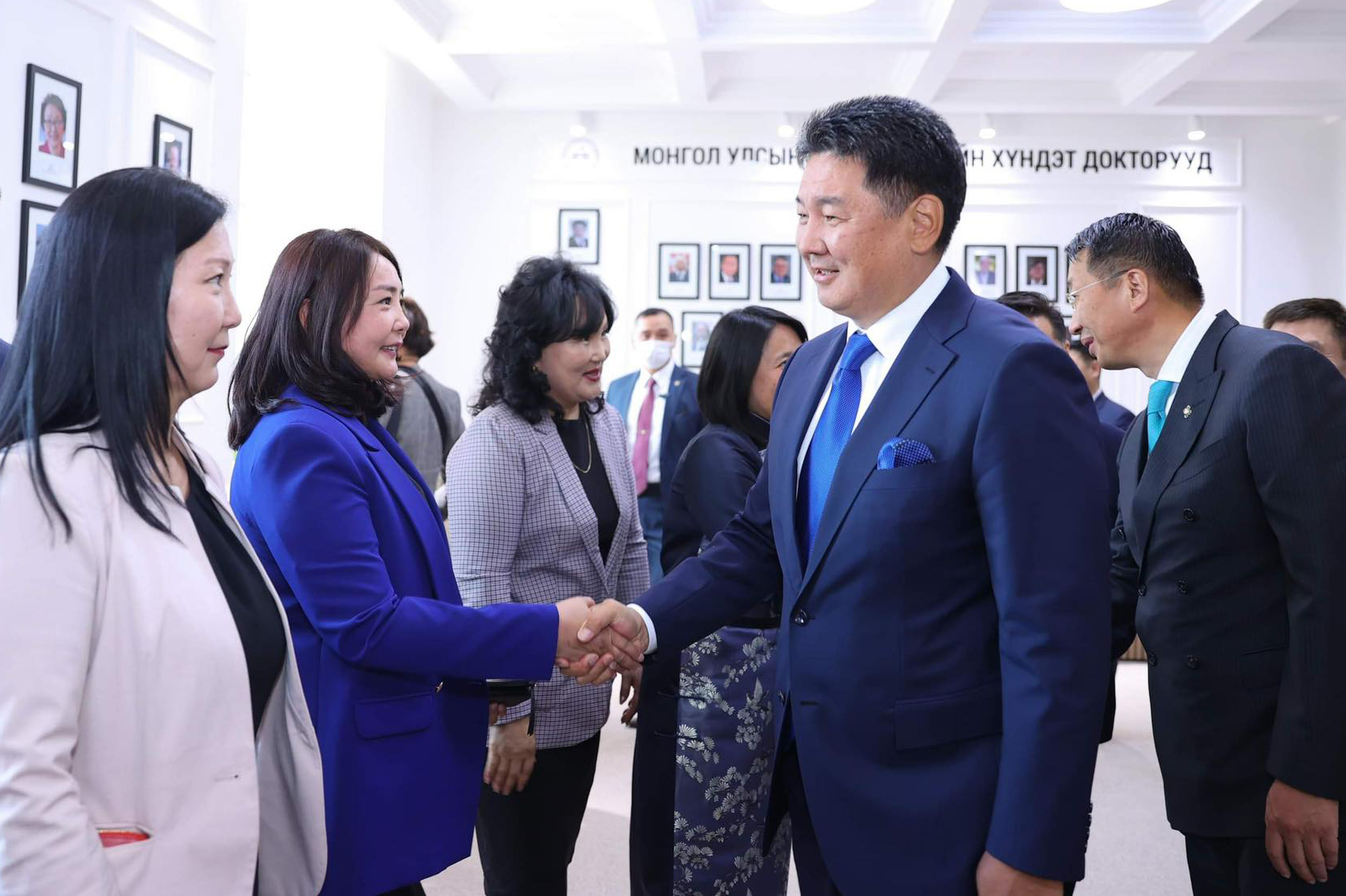 ᠮᠣᠩ᠋᠋ᠭᠣᠯ ᠤᠯᠤᠰ ᠤᠨ ᠶᠡᠬᠡ ᠰᠤᠷᠭᠠᠭᠤᠯᠢ ᠡᠵᠡᠨ ᠪᠣᠭᠳᠠ ᠴᠢᠩ᠋᠋ᠭᠢᠰ ᠬᠠᠭᠠᠨ ᠤ ᠡᠰᠢ ᠬᠥᠷᠦᠭ ᠢ ...