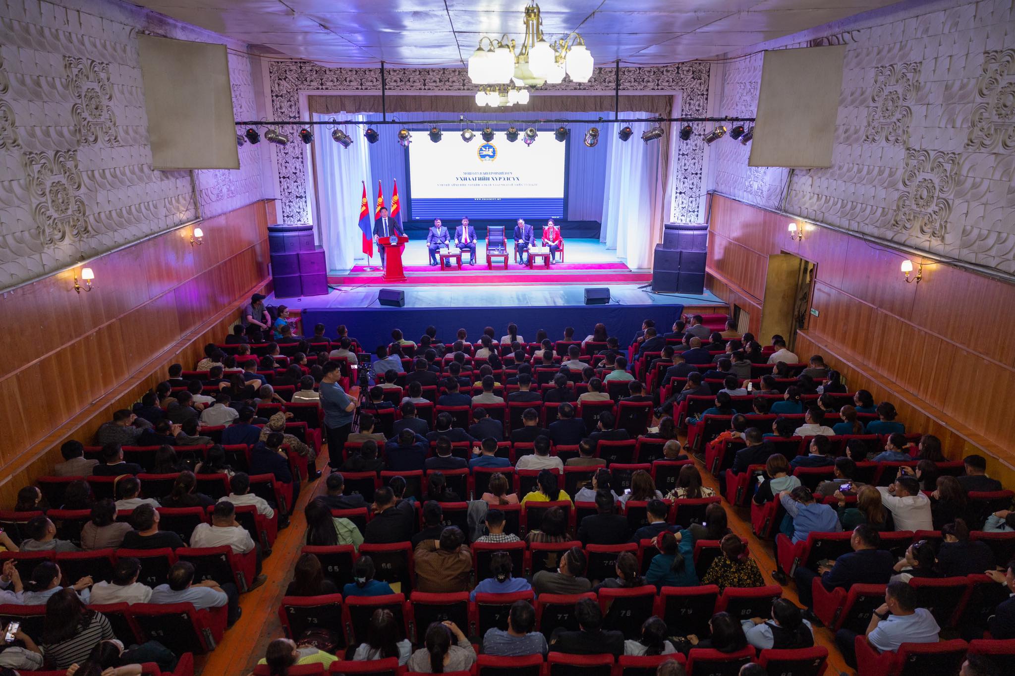 У Хүрэлсүх Төрийн албан хаагчид зөвхөн хуульд захирагдаж ажиллах ёстой