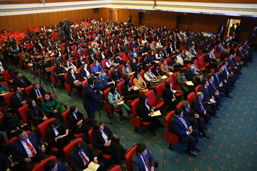 Ерөнхийлөгч У Хүрэлсүх Архивын шинэ сан хөмрөг бүрдүүлэх цахим архивыг хөгжүүлэхэд онцгой