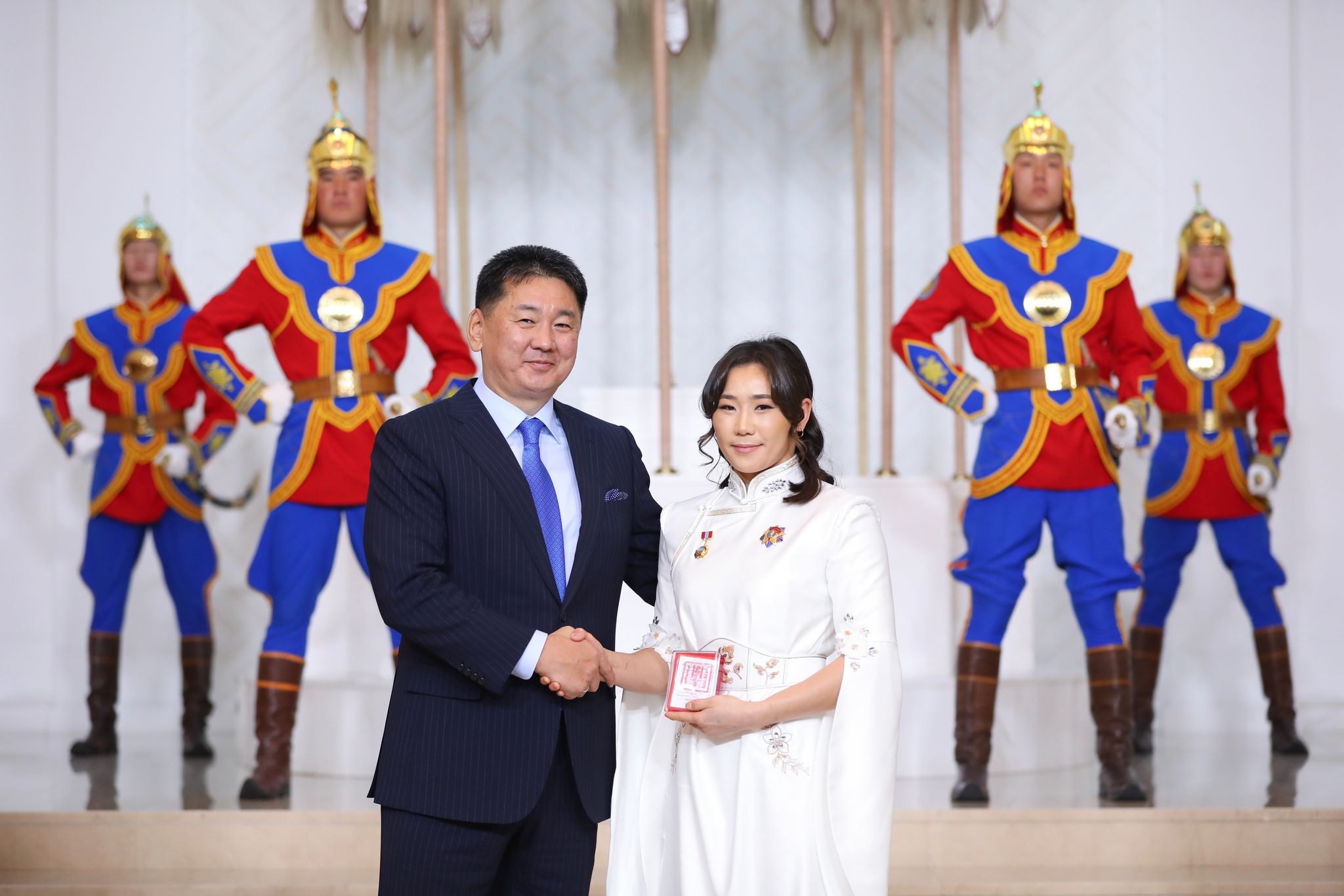 Цэнд Очирын Цогтбаатарт Гавьяат тамирчин цол хүртээлээ