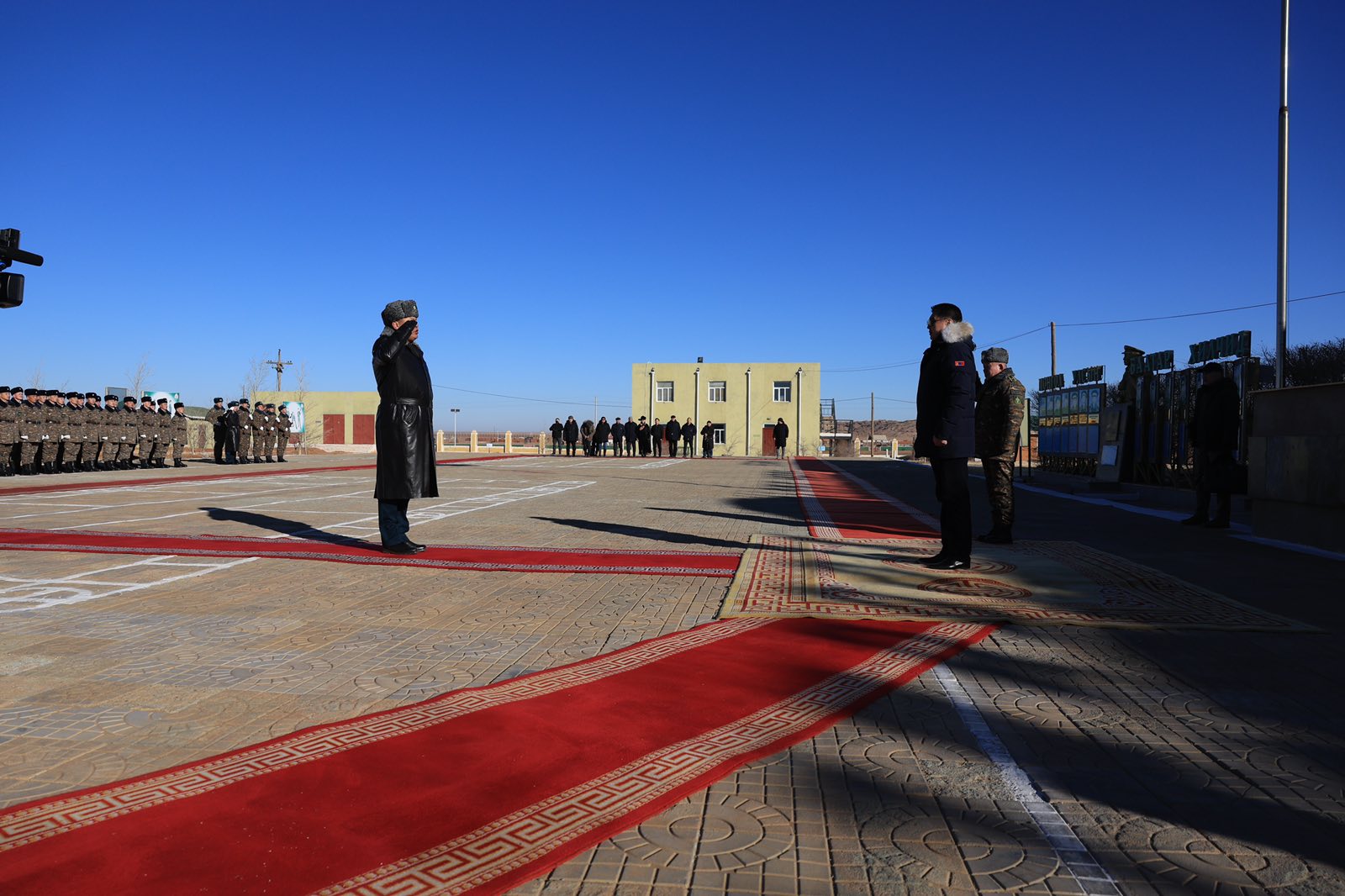 Монгол Улсын Ерөнхийлөгч У Хүрэлсүх өмнөд хил дээр ажиллаж байна News Mn