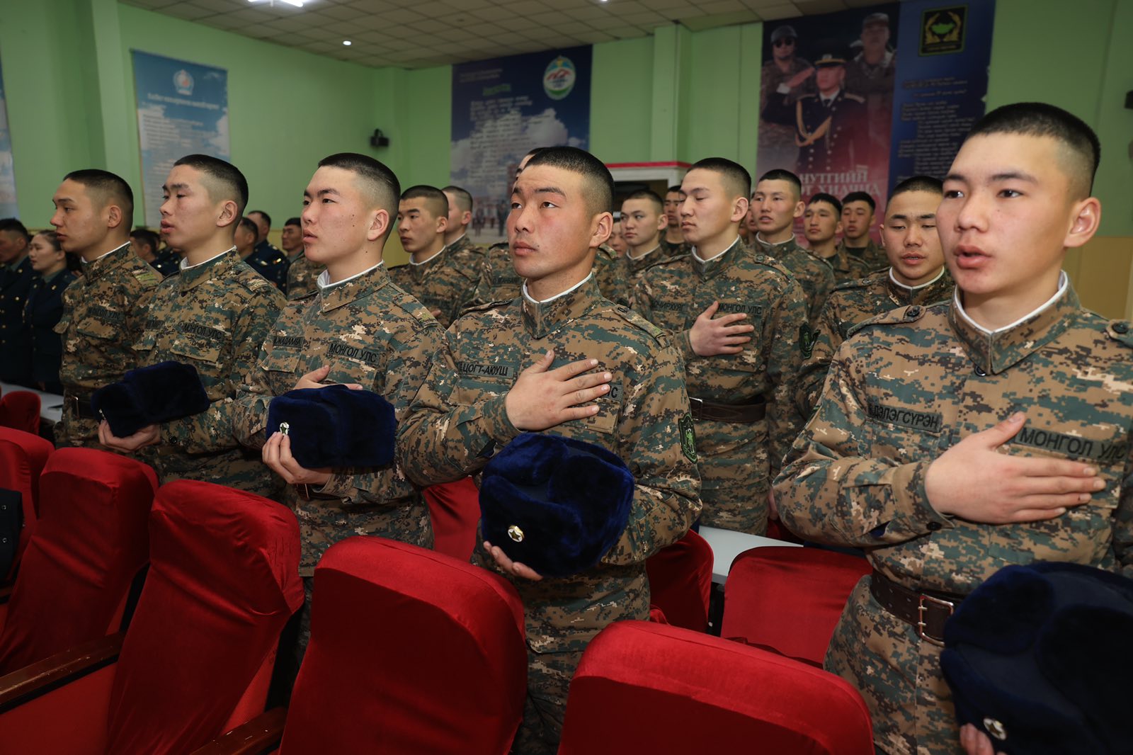Монгол Улсын Ерөнхийлөгч У Хүрэлсүх өмнөд хил дээр ажиллаж байна News Mn