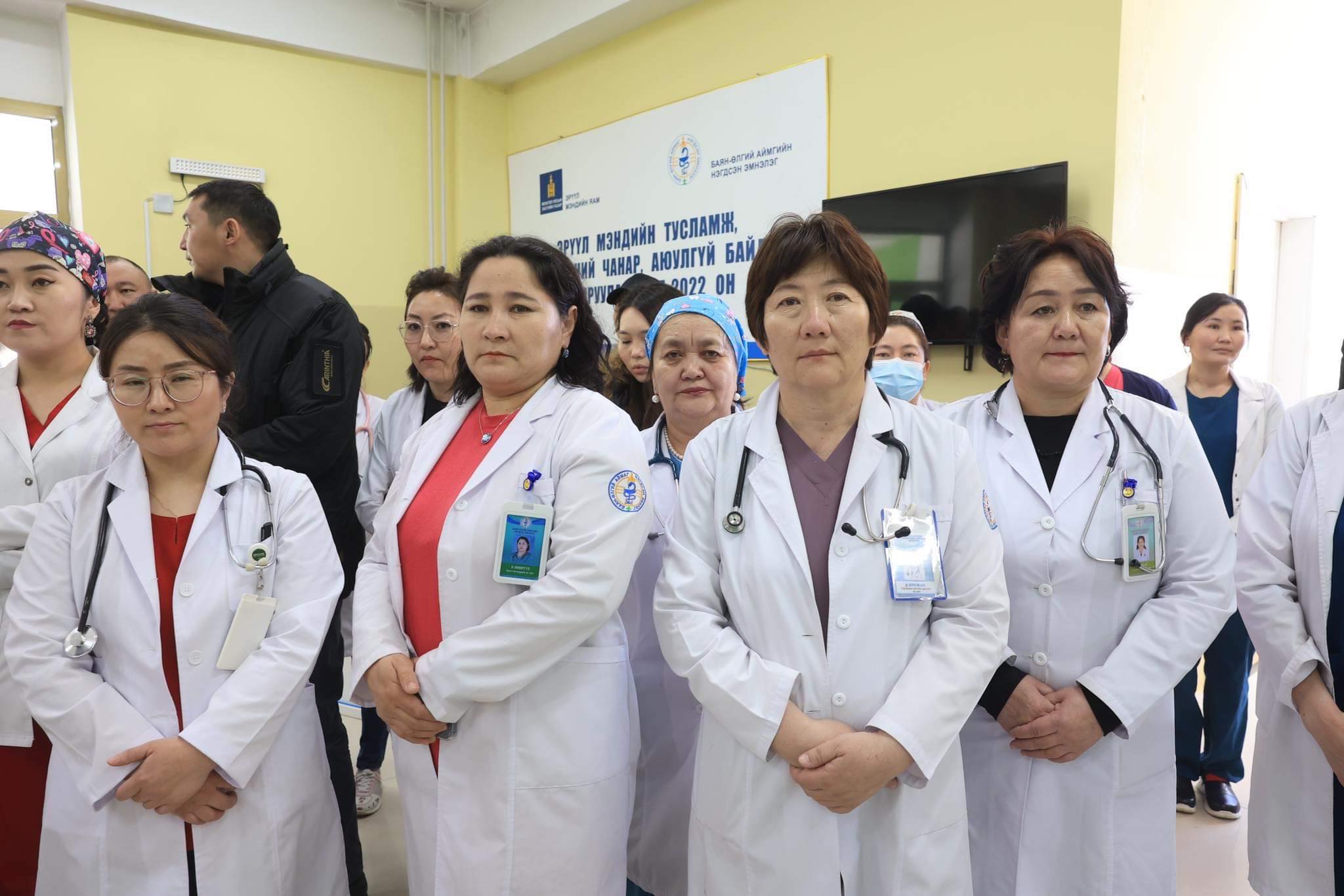 Ерөнхийлөгч У Хүрэлсүх Баян Өлгий аймгийн Нэгдсэн эмнэлэгт ажиллалаа