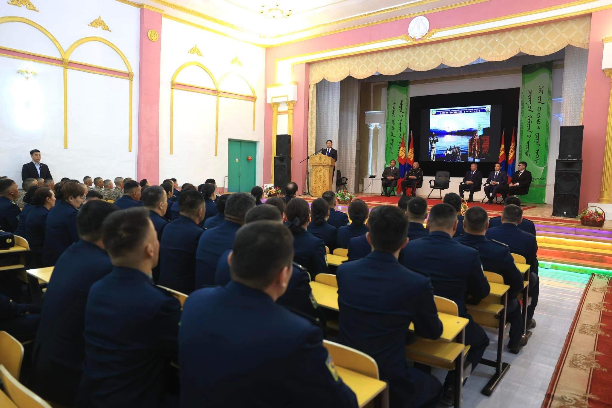Монгол Улсын Ерөнхийлөгч У Хүрэлсүх баруун хилд үүрэг гүйцэтгэж буй
