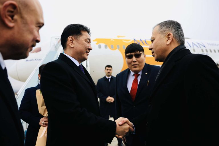 Монгол Улсын Ерөнхийлөгч У Хүрэлсүхийн Бүгд Найрамдах Турк Улсад хийх төрийн айлчлал эхэллээ