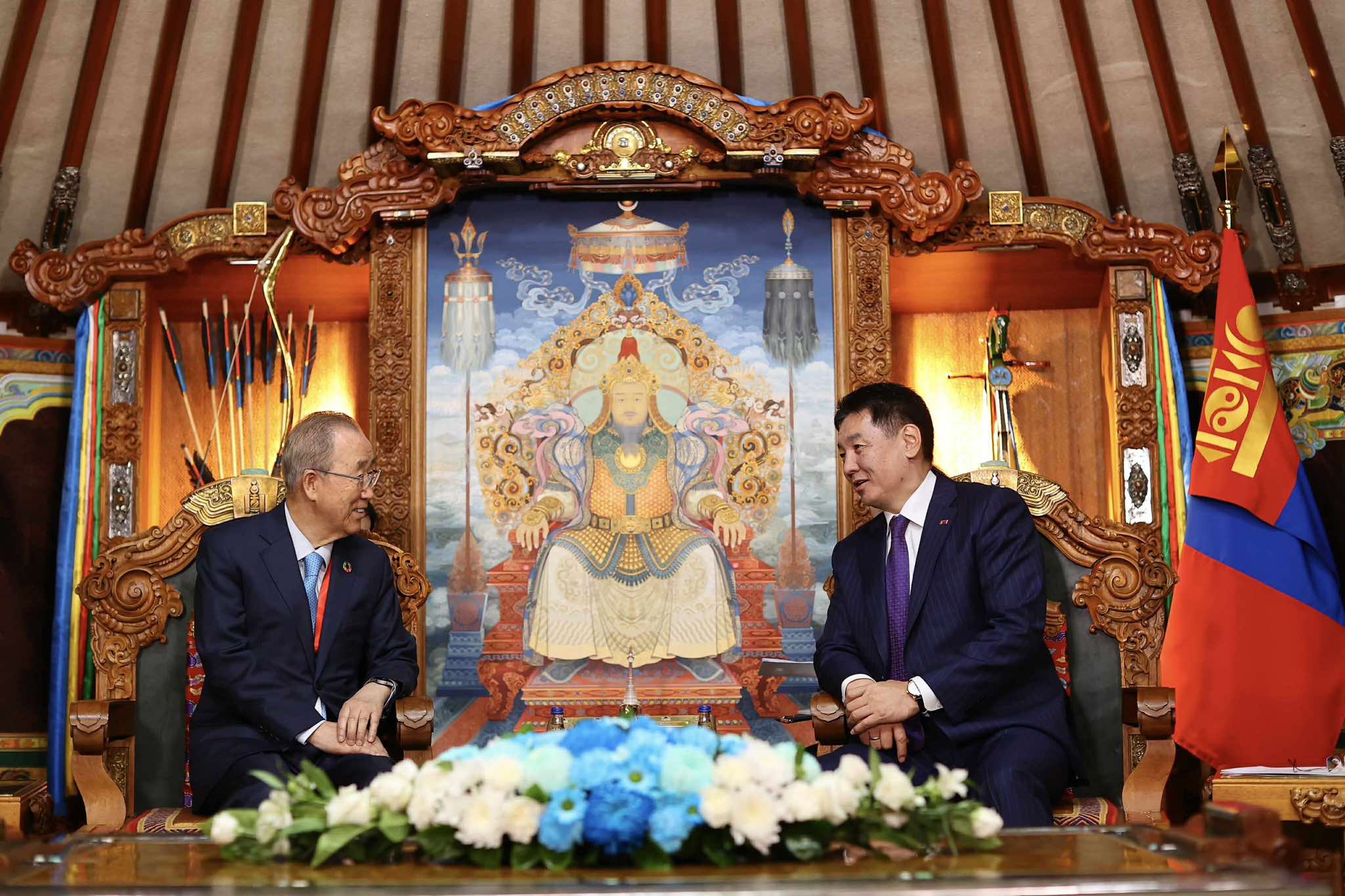 Ерөнхийлөгч У Хүрэлсүх НҮБ ын 8 дахь Ерөнхий нарийн бичгийн дарга Бан Ги Мүн ийг хүлээн авч уулзлаа