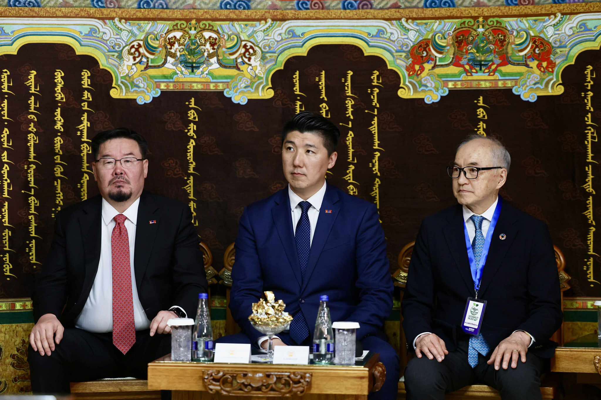 Ерөнхийлөгч У Хүрэлсүх НҮБ ын 8 дахь Ерөнхий нарийн бичгийн дарга Бан Ги Мүн ийг хүлээн авч